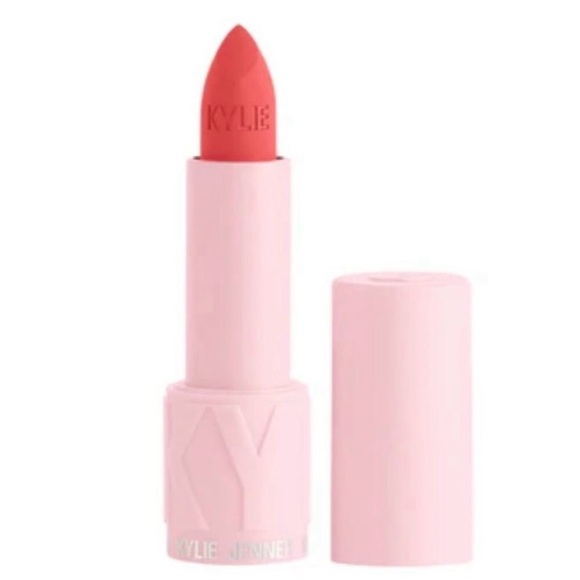 Kylie Cosmetics | Makeup | Kylie Cosmetics Matte Lipstick 29 Summer ...